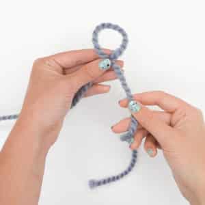 How to Tie a Slip Knot for Knitting [5 Quick Steps]