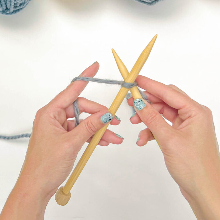 Knitted Cast On for Beginners [5 Easy Steps]