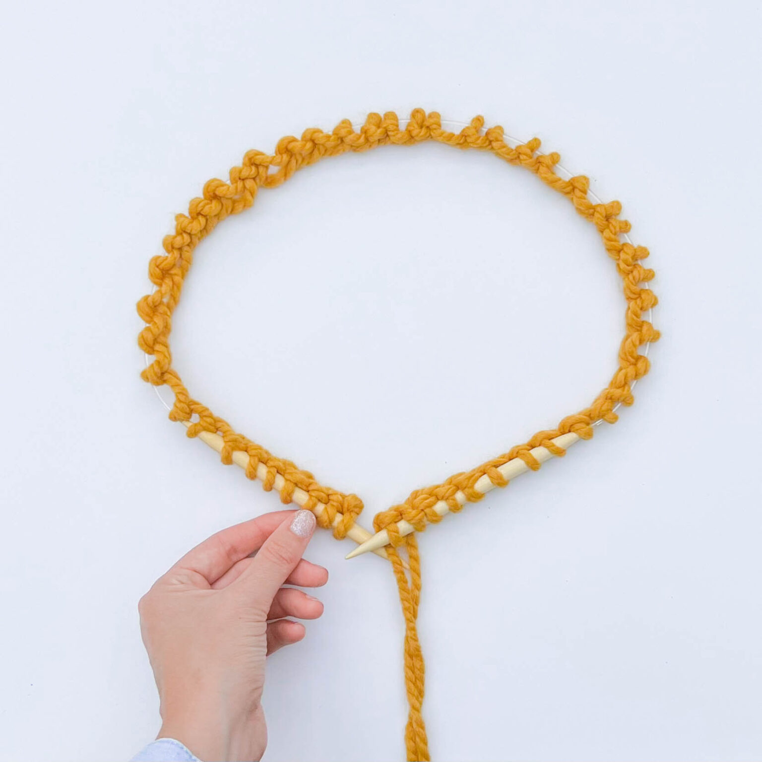 Knitting in the Round [5 Easy Steps]