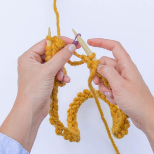 Knitting in the Round [5 Easy Steps]