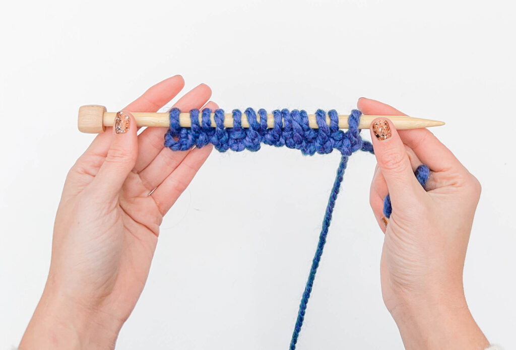 Tubular Cast On for Super Stretchy Knits [3 Easy Rows]