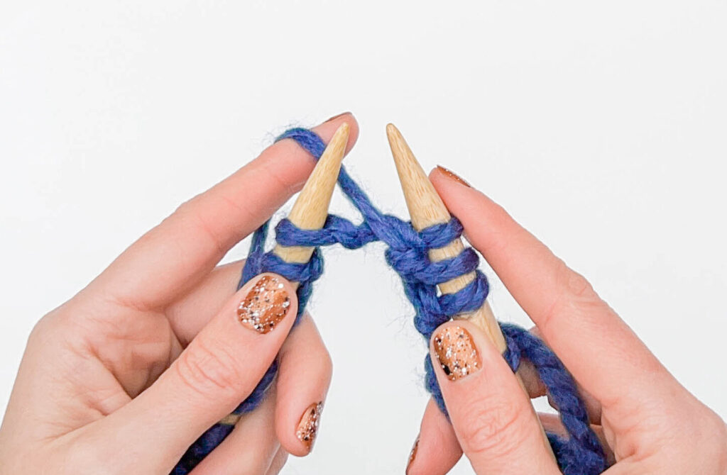 Tubular Cast On for Super Stretchy Knits [3 Easy Rows]