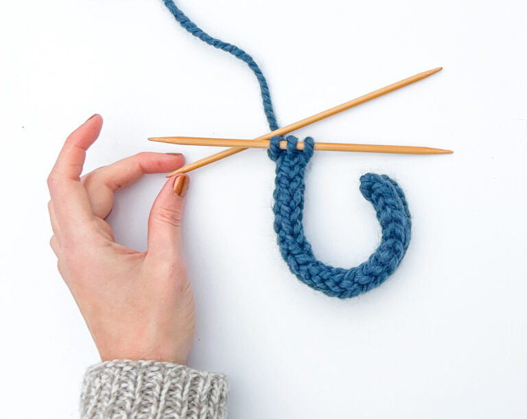 Knit I-Cord [3 Easy Steps]
