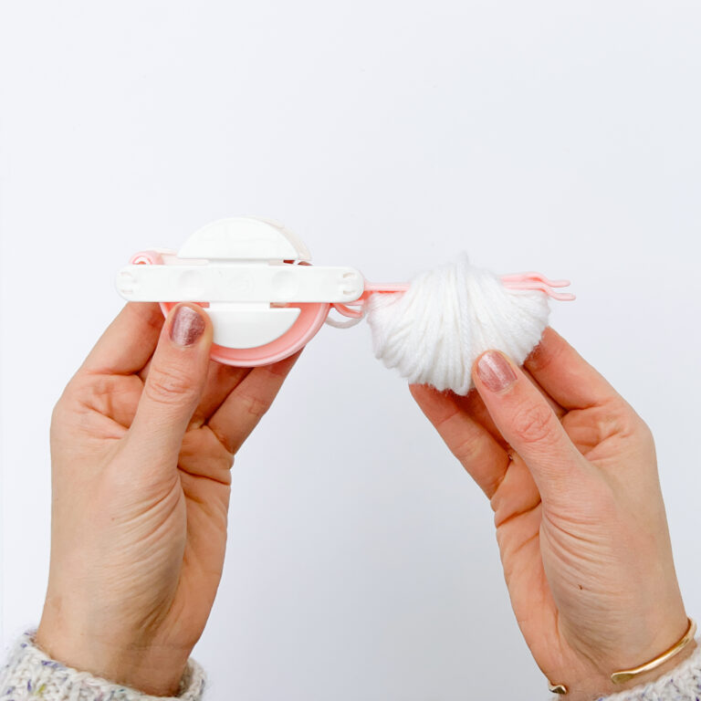 How to Make a Pom Pom in 10 Easy Steps Perfectly Every Time!
