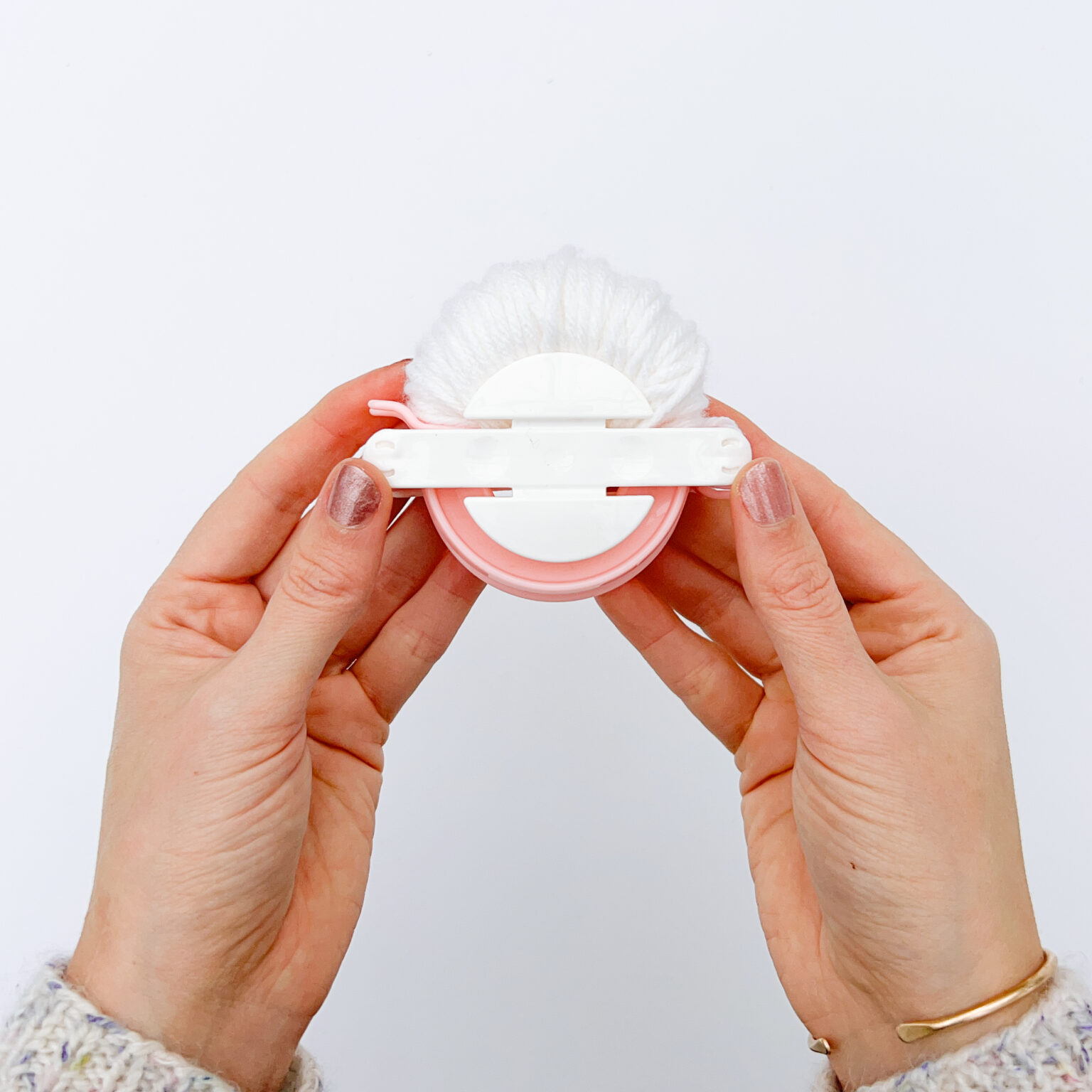 How to Make a Pom Pom in 10 Easy Steps Perfectly Every Time!