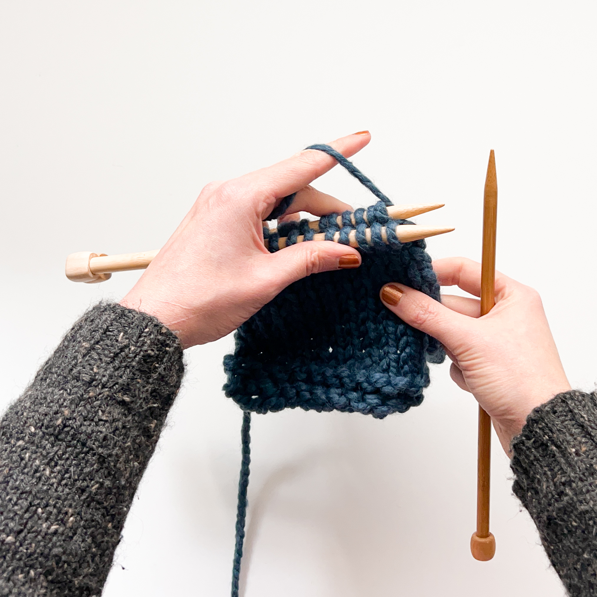 3 Needle Bind Off: Seaming Knit Projects [2 Easy Ways]