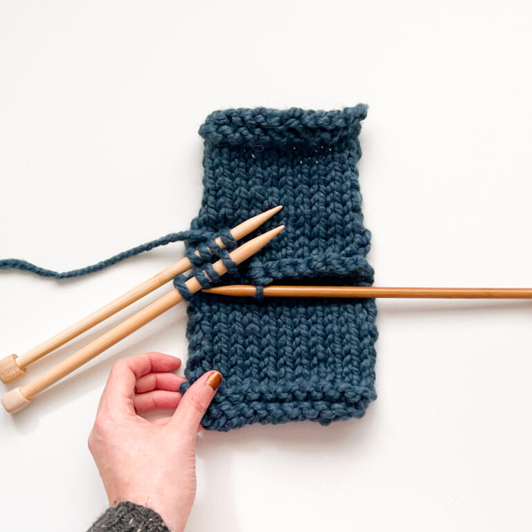 3 Needle Bind Off: Seaming Knit Projects [2 Easy Ways]