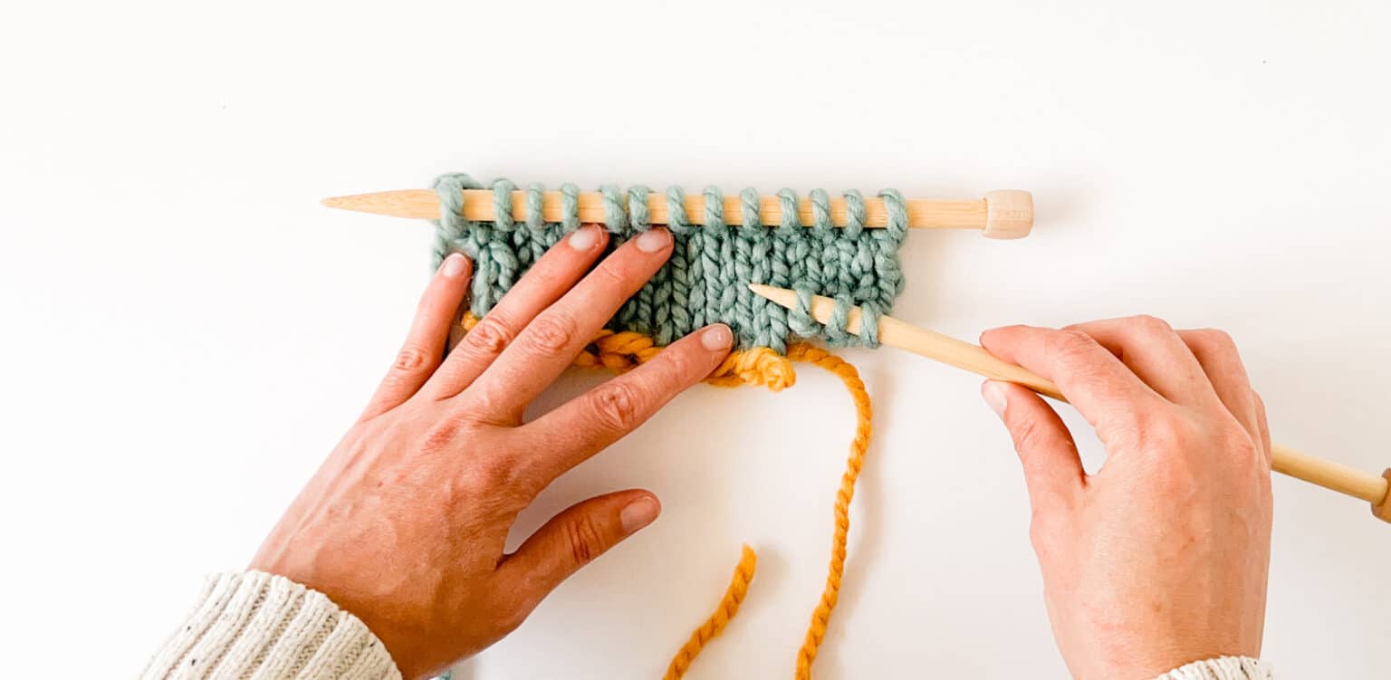 How to Cast On Knitting Stitches [7 Easy Methods]