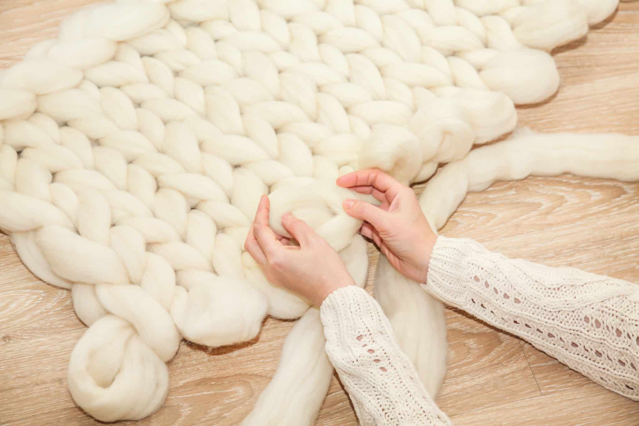 Introducing Arm Knitting & Finger Knitting [Plus 6 Free Patterns ...
