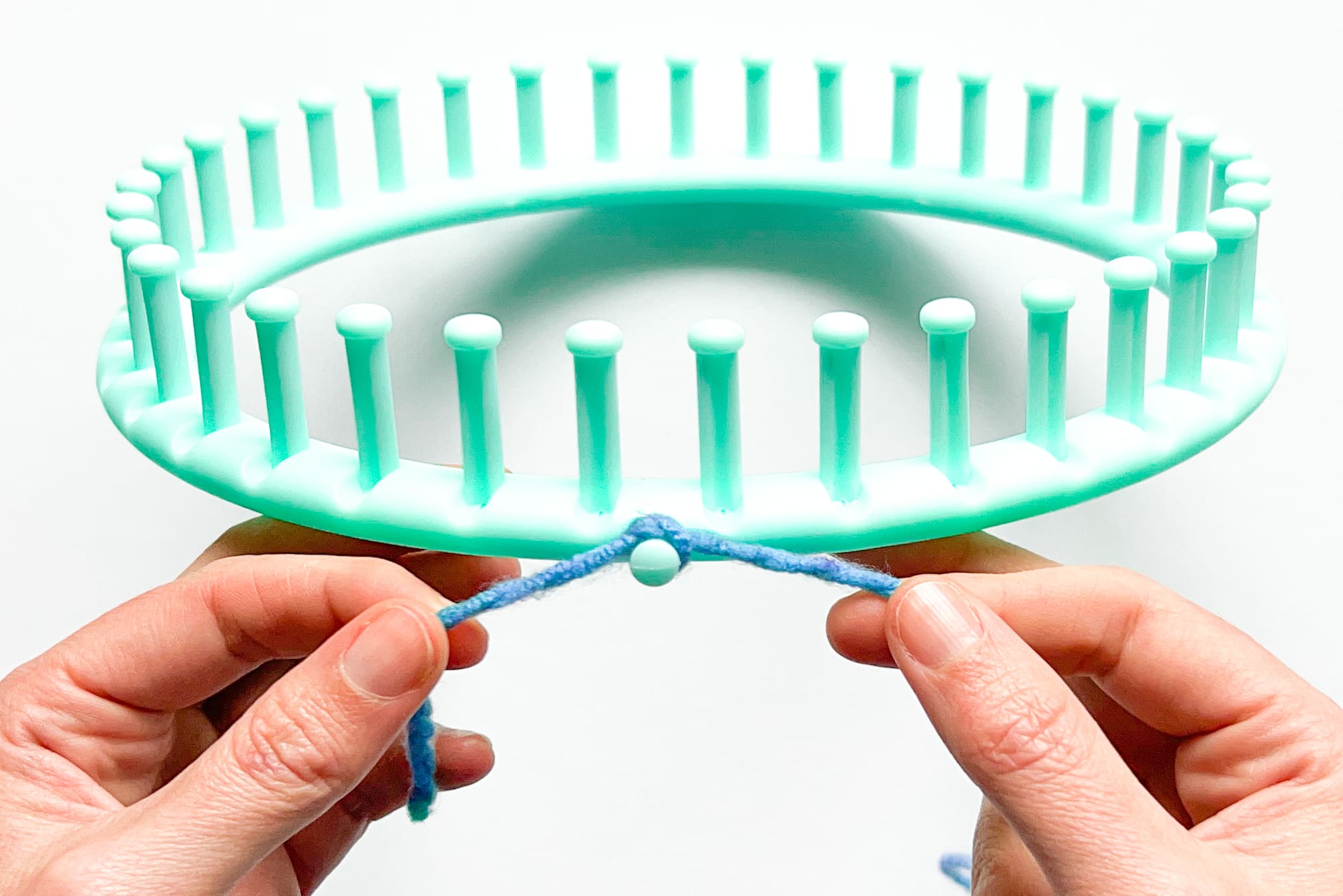 Loom Knitting Tutorial: The E-Wrap Cast On in 3 Easy Steps!