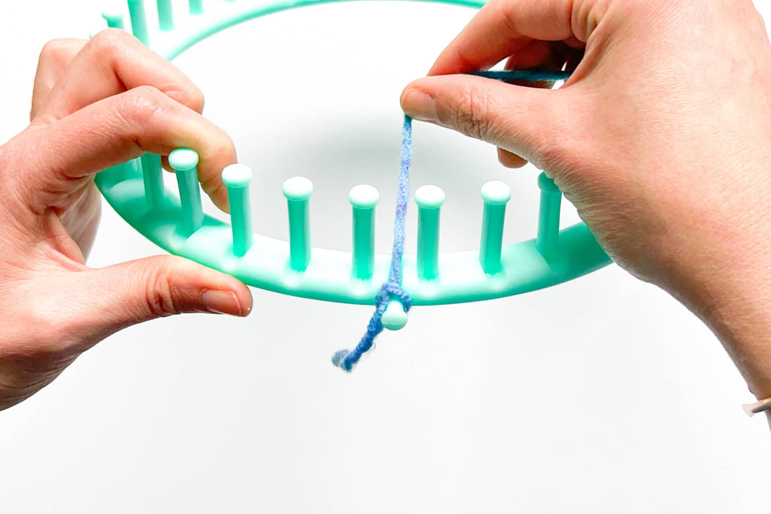 Loom Knitting Tutorial: The E-Wrap Cast On in 3 Easy Steps!