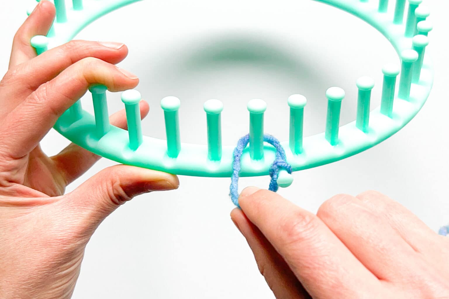 Loom Knitting Tutorial: The E-Wrap Cast On in 3 Easy Steps!