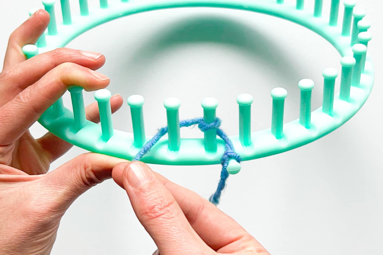 Loom Knitting Tutorial: The E-Wrap Cast On in 3 Easy Steps!