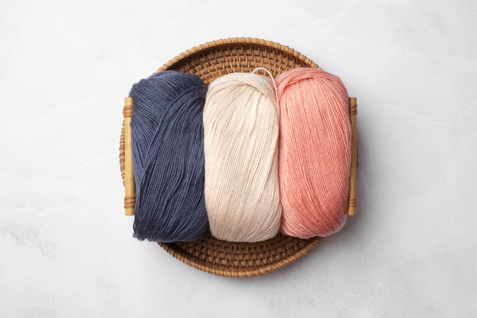 How to Knit for Beginners: A Fun List of 20 Tips & Tricks