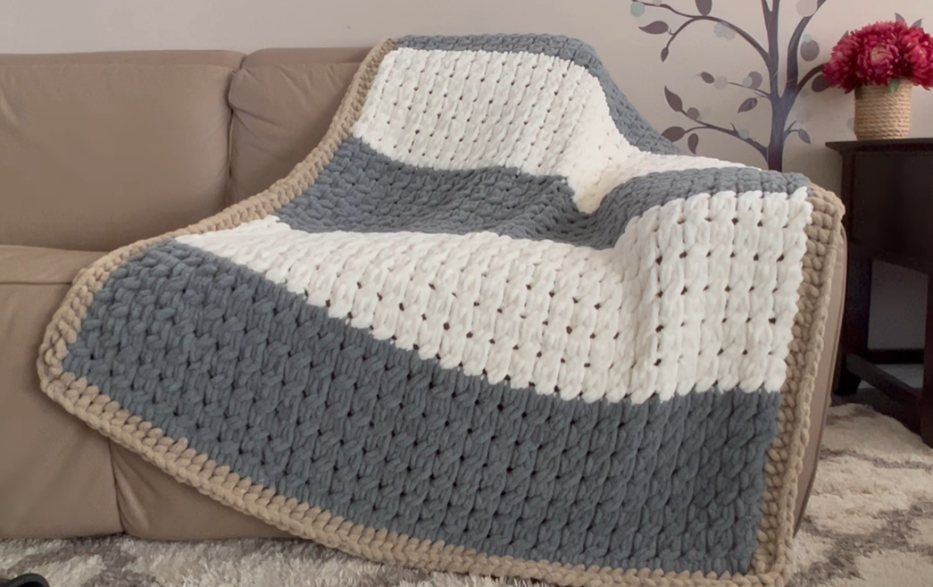 10 Fun Free Finger Knitting Blanket Patterns
