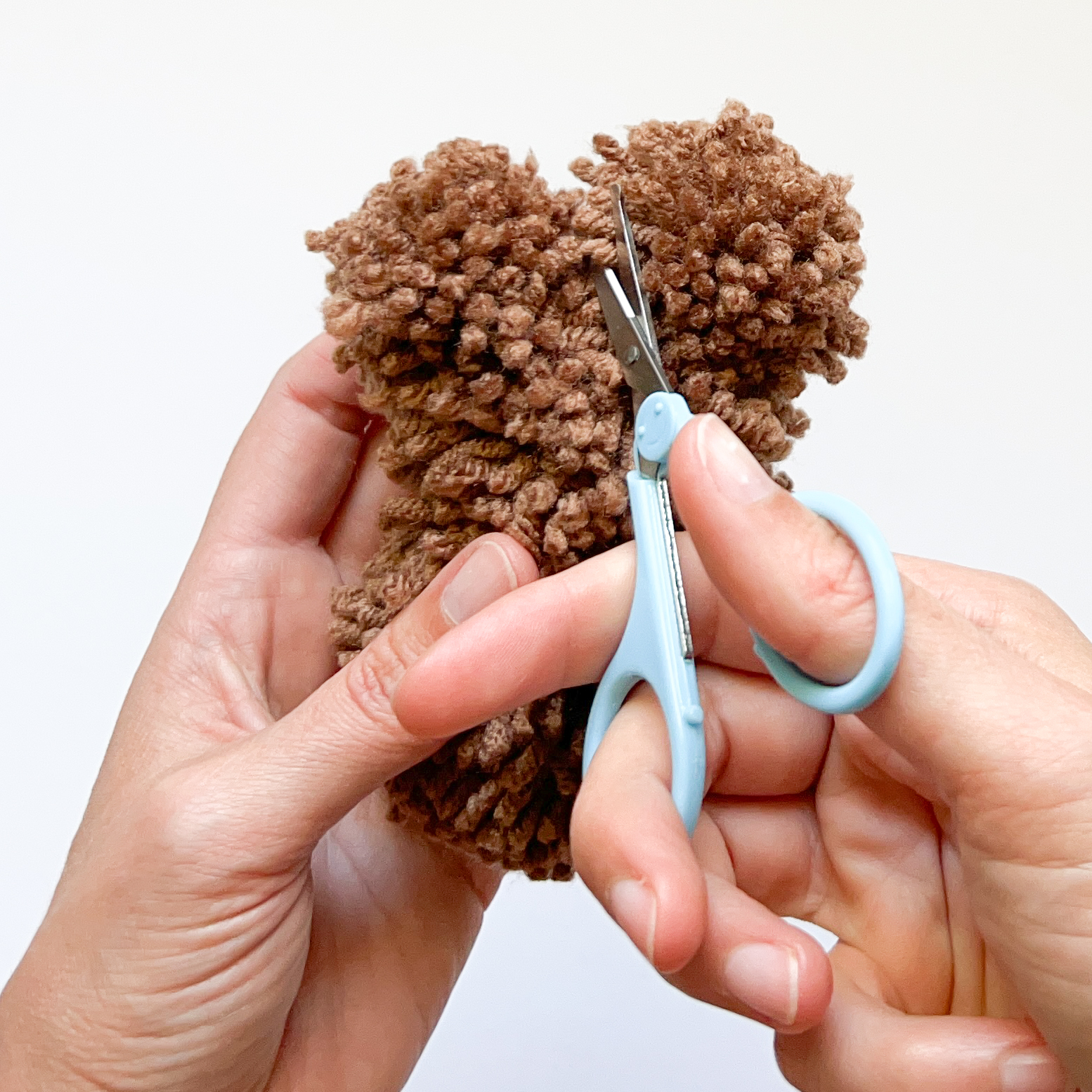How to Make 3 Easy Yarn Animals - BeKnitting Pom Pom Kit
