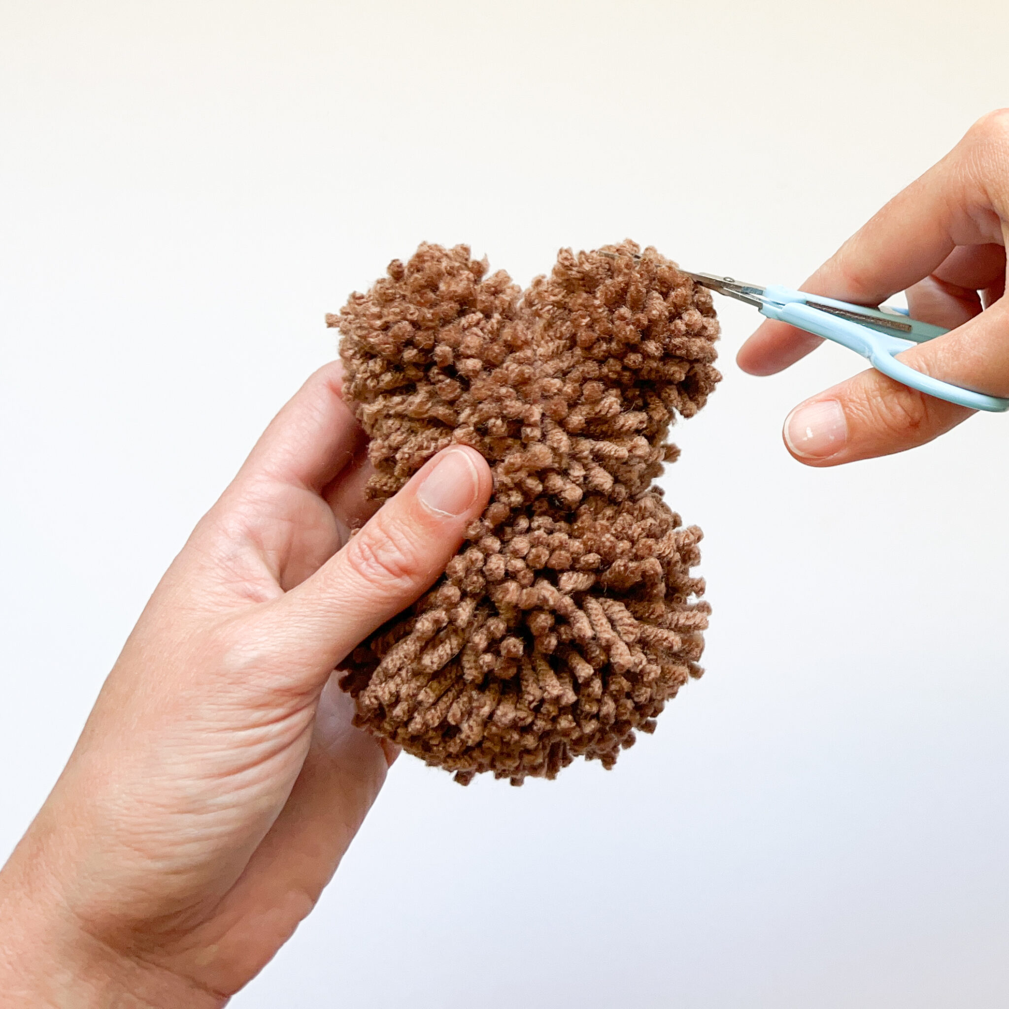 How to Make 3 Easy Yarn Animals - BeKnitting Pom Pom Kit