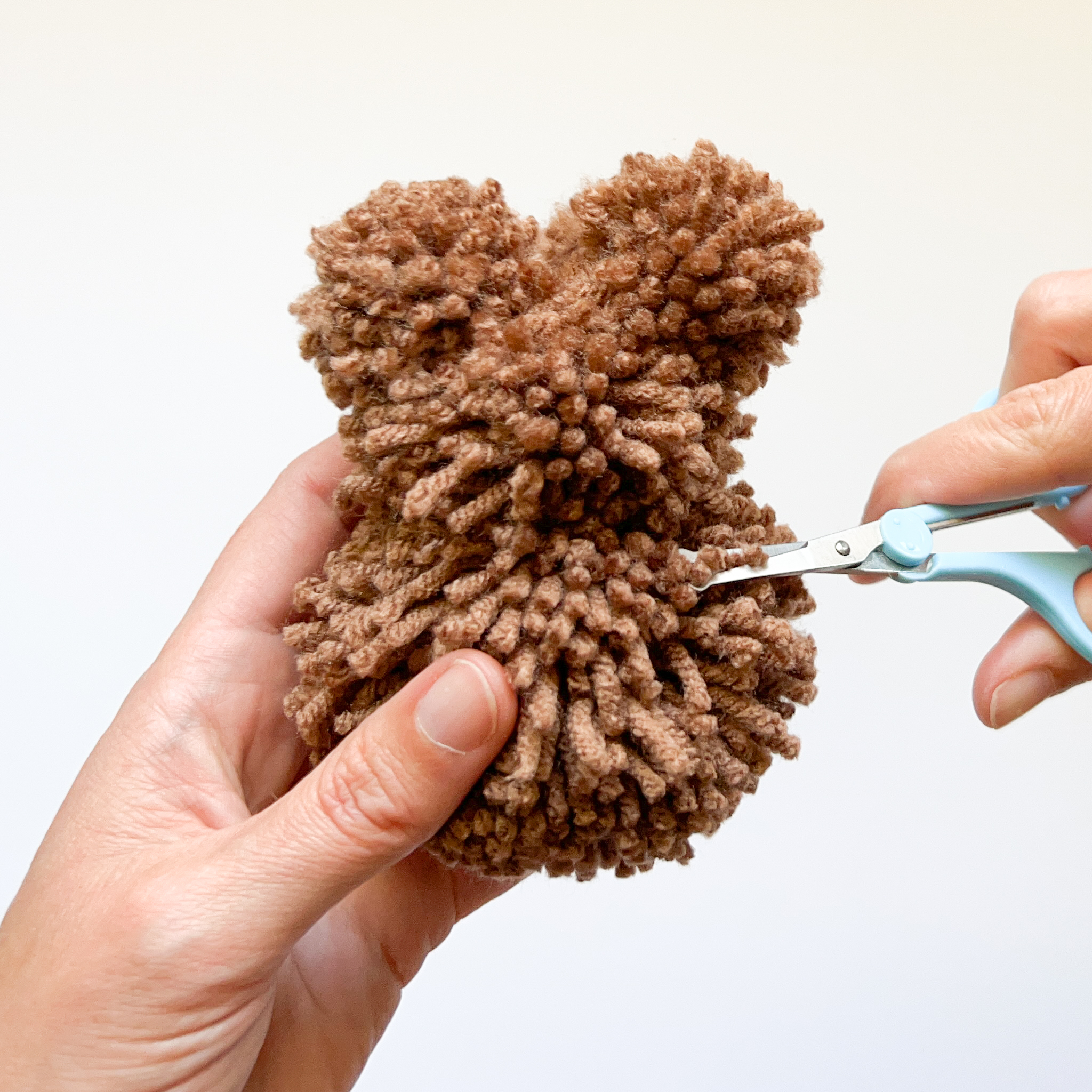 How to Make 3 Easy Yarn Animals - BeKnitting Pom Pom Kit
