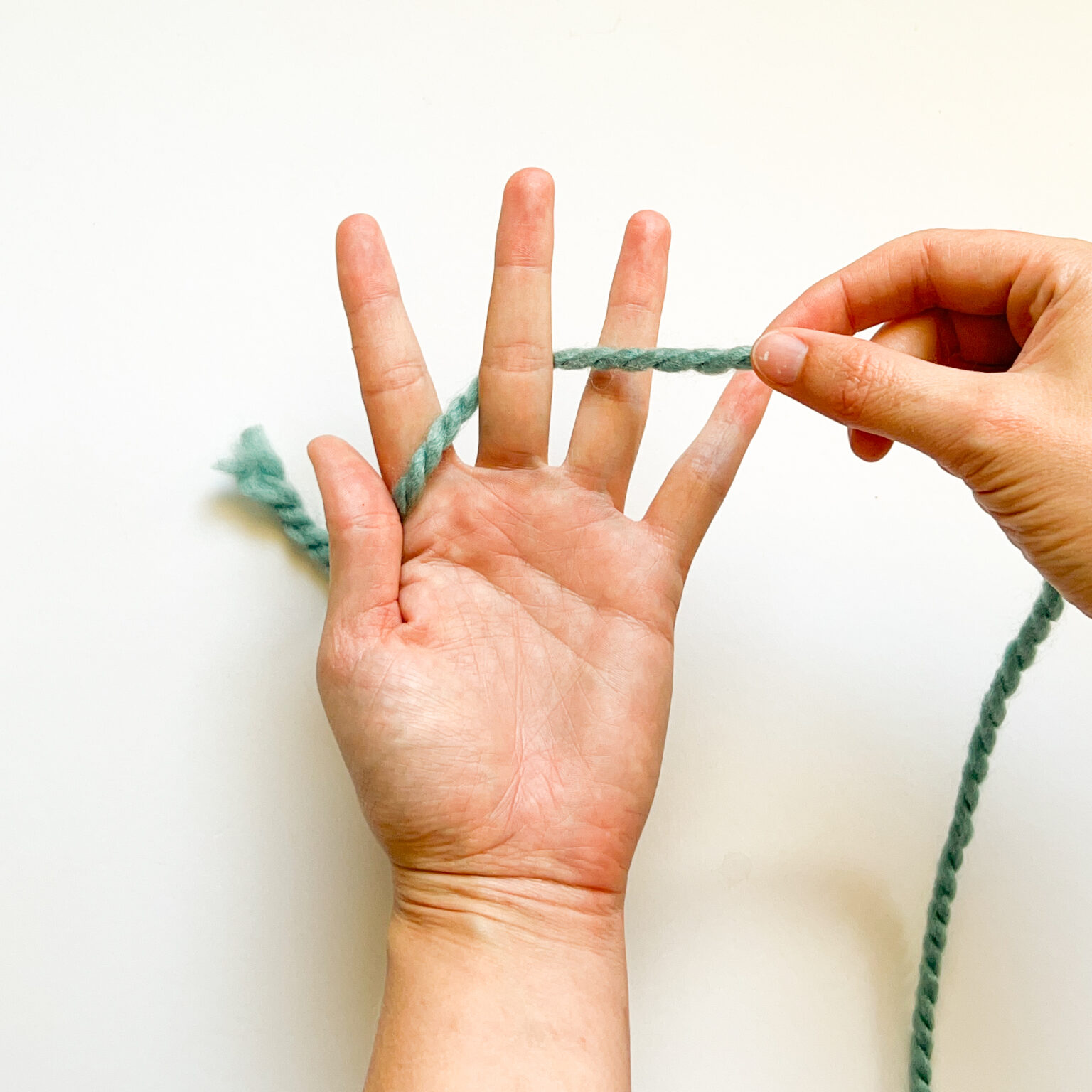 How to Finger Knit: 2 Easy Ways for Beginners!