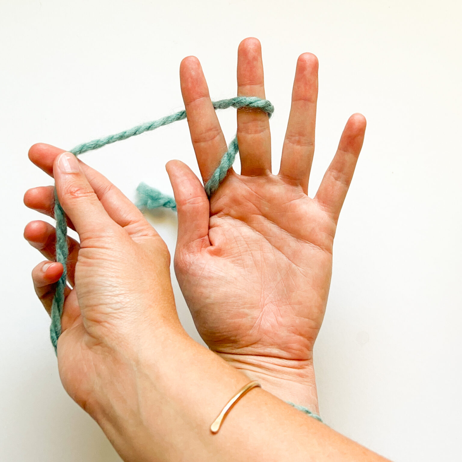 How to Finger Knit: 2 Easy Ways for Beginners!