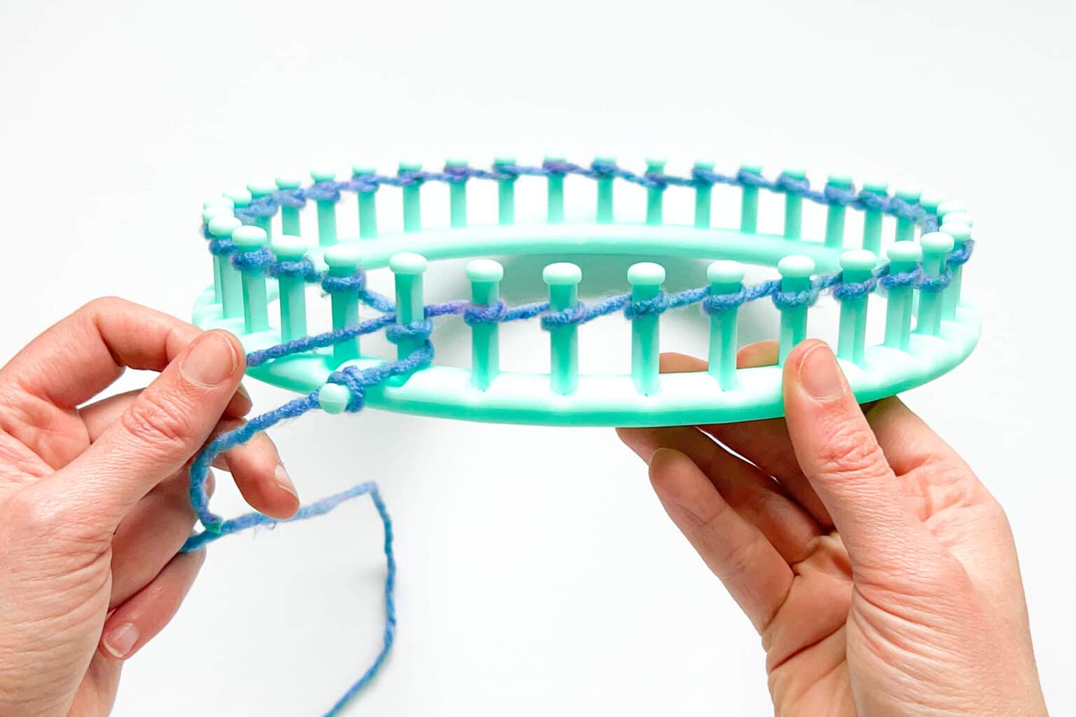 4 Types of Awesome Knitting Looms for Beginners!