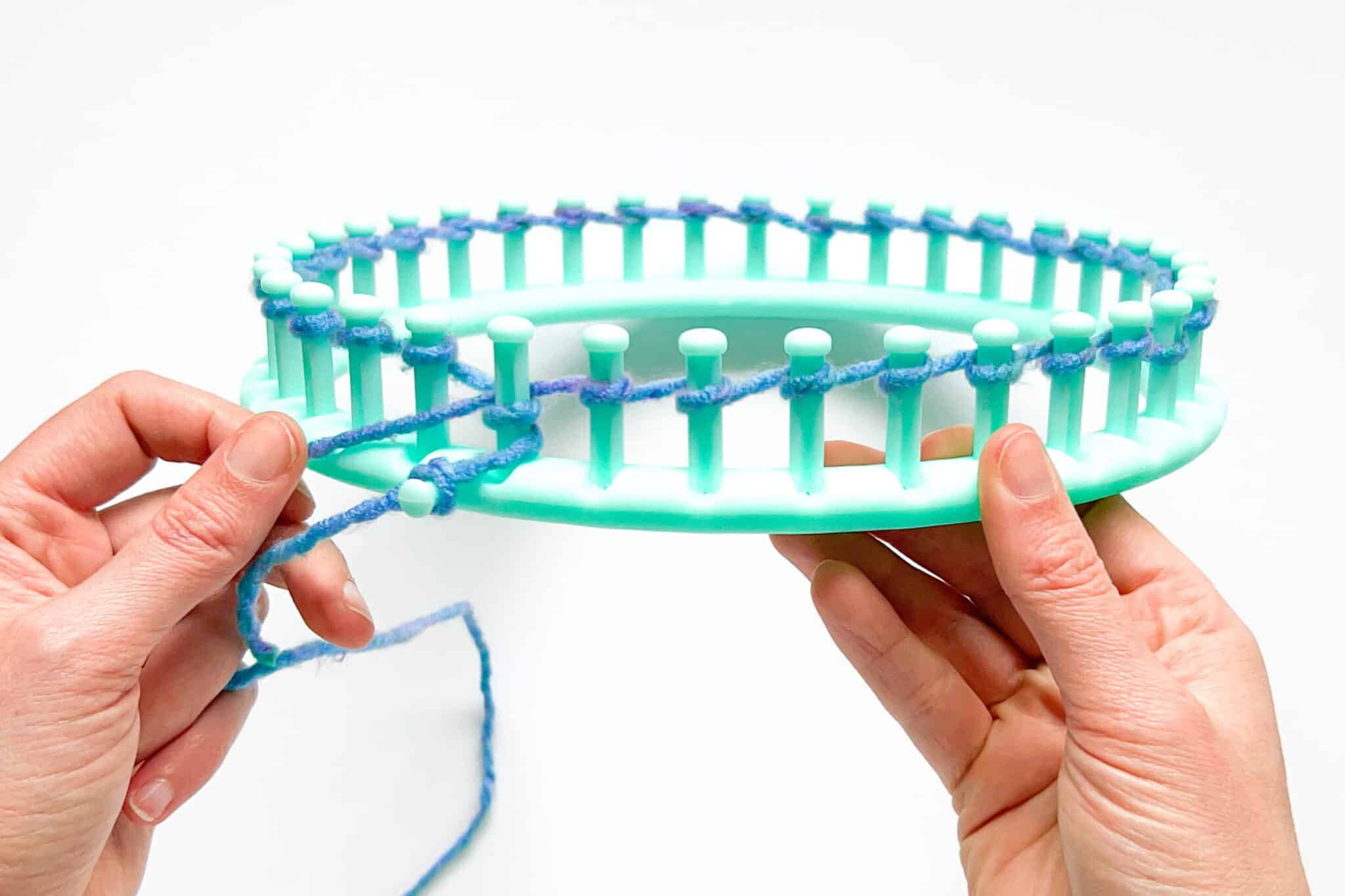 4 Types of Awesome Knitting Looms for Beginners!