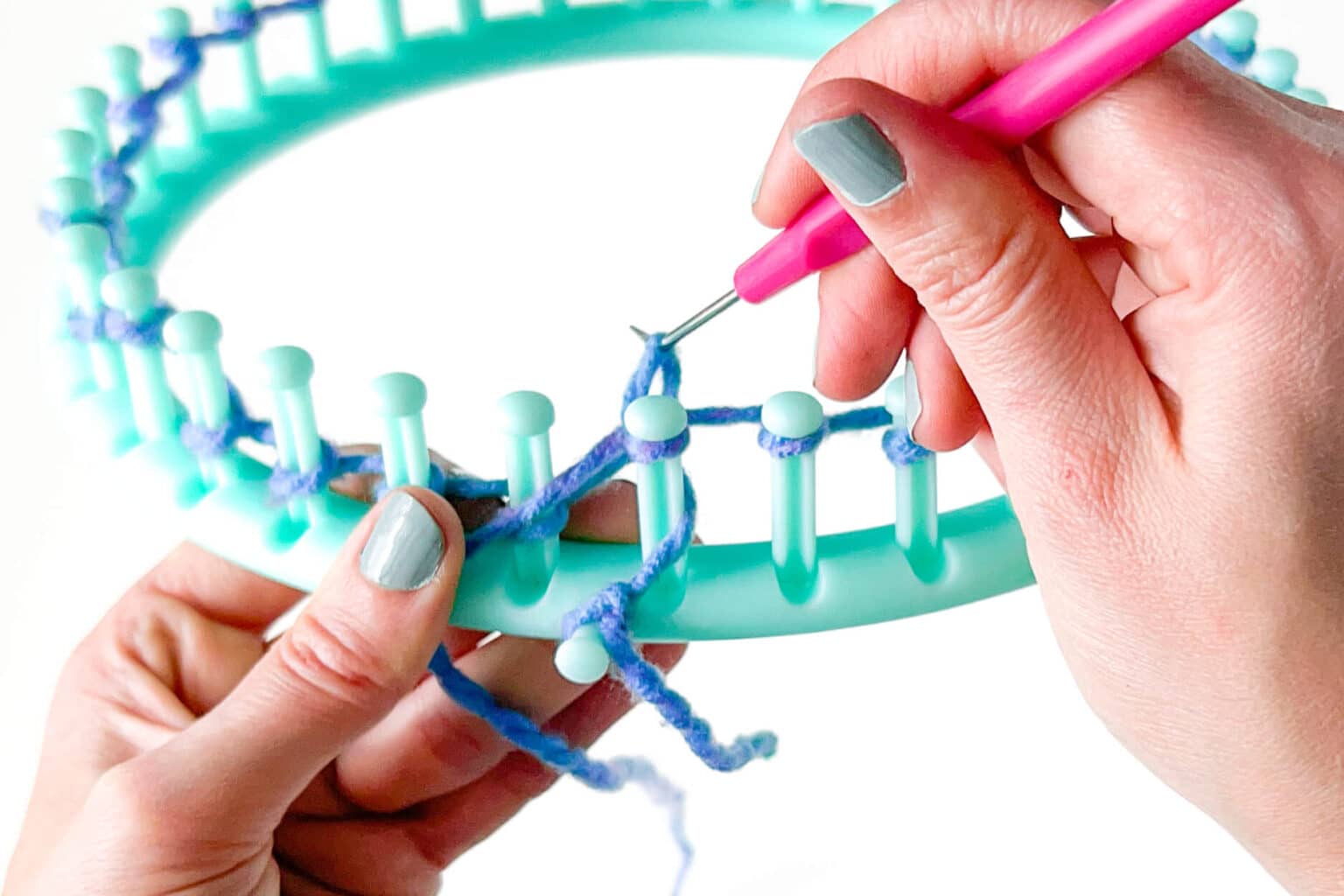 4 Types of Awesome Knitting Looms for Beginners!