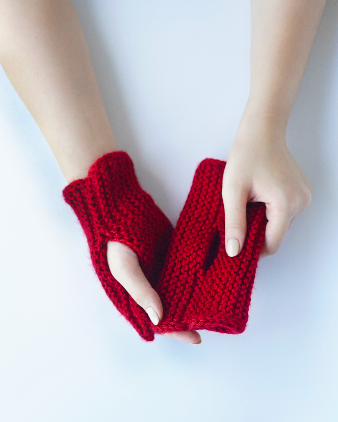Free Fingerless Gloves Knitting Pattern for Beginners!