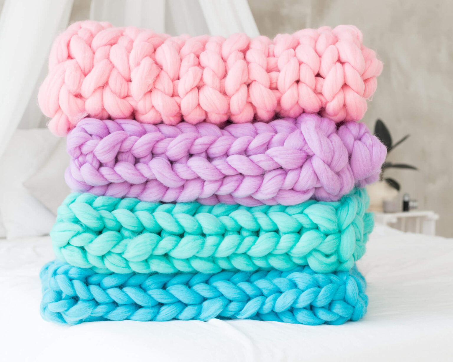 How to Finger Knit a Blanket: Easy 5-Step Tutorial! - Knitting.com