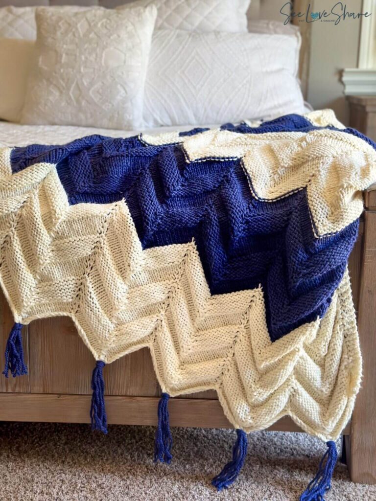 10 Free Chunky Knit Blanket Patterns to Snooze Under this Fall! - Knitting.com
