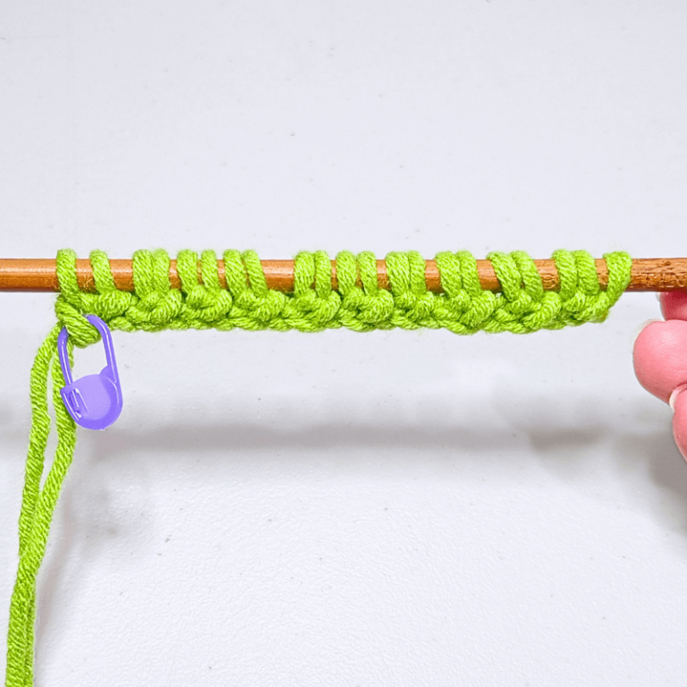 How to Knit the Linen Stitch in Just 2 Easy Rows - Knitting.com